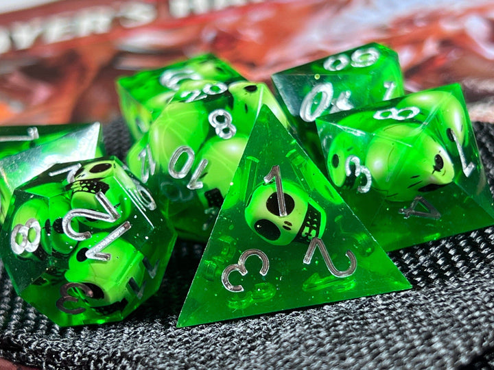 Skull Dice – The Crooked Tavern
